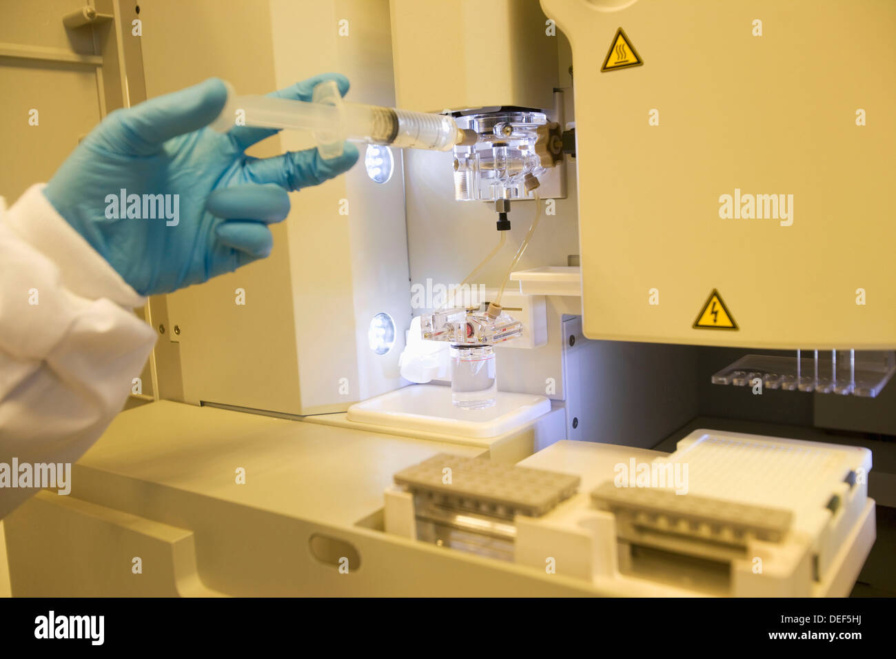 Capillary electrophoresis hi-res stock photography and images - Alamy