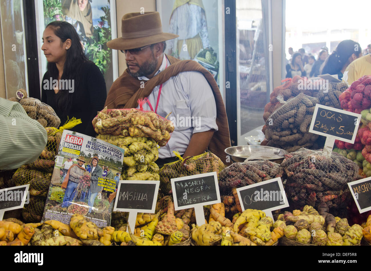 Fair trade market peru hi-res stock photography and images - Alamy