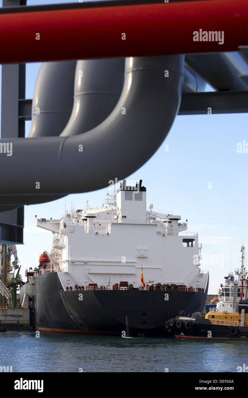 Transportation of gas by ship hi-res stock photography and images - Alamy
