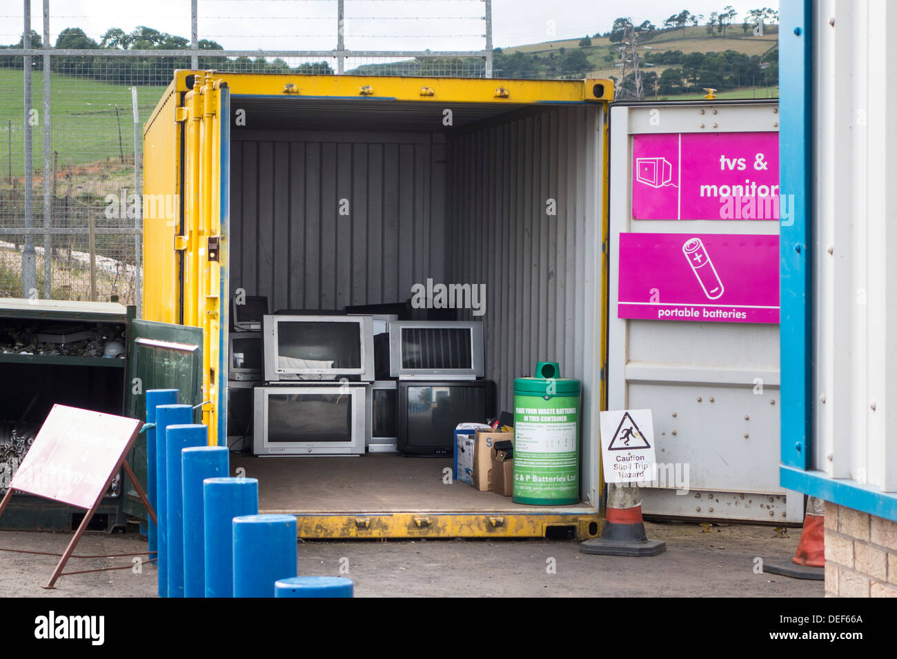 Electronic waste disposal hi-res stock photography and images - Alamy