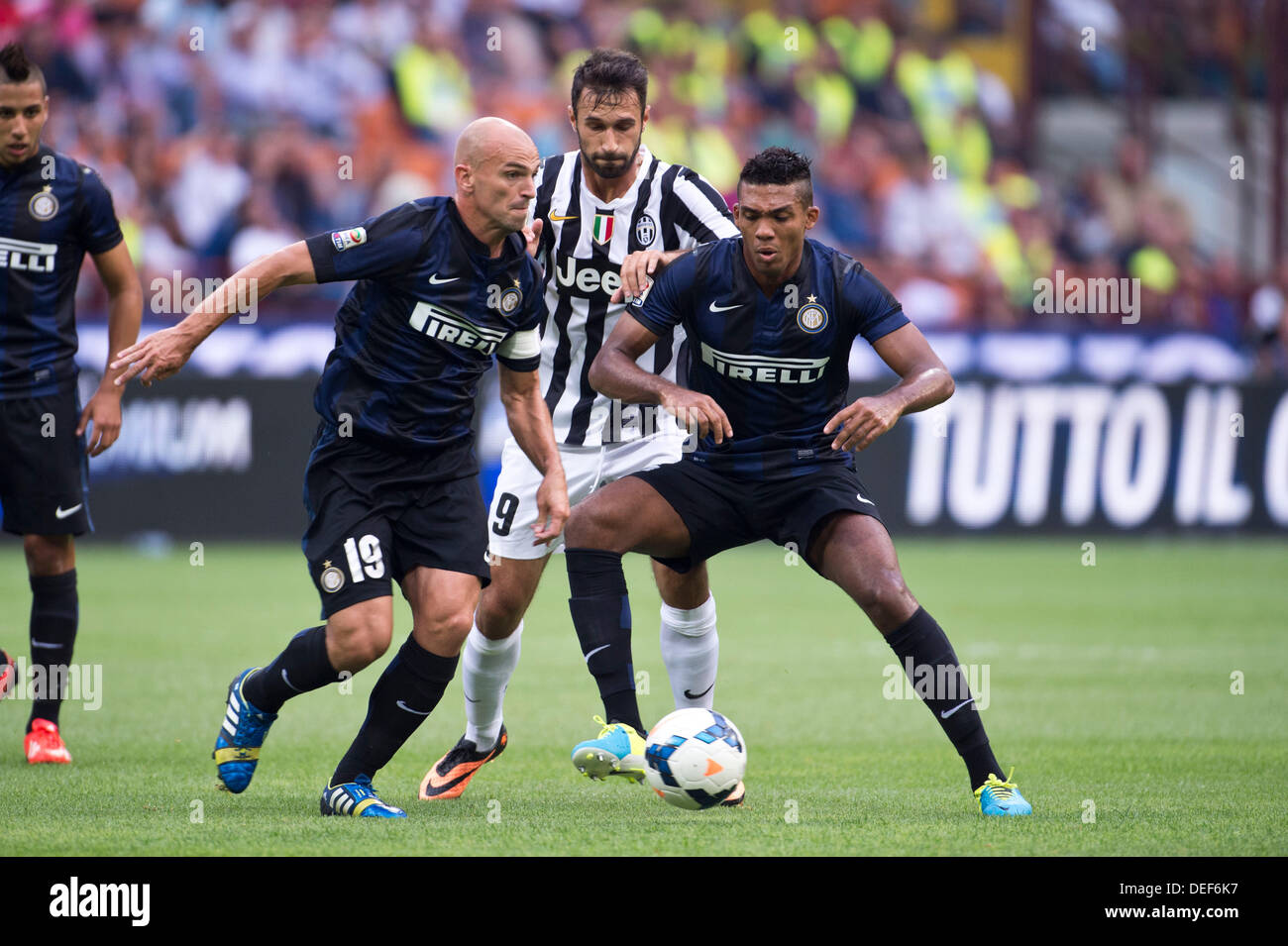 (L-R) Esteban Cambiasso (Inter), Mirko Vucinic (Juventus), Juan Jesus ...