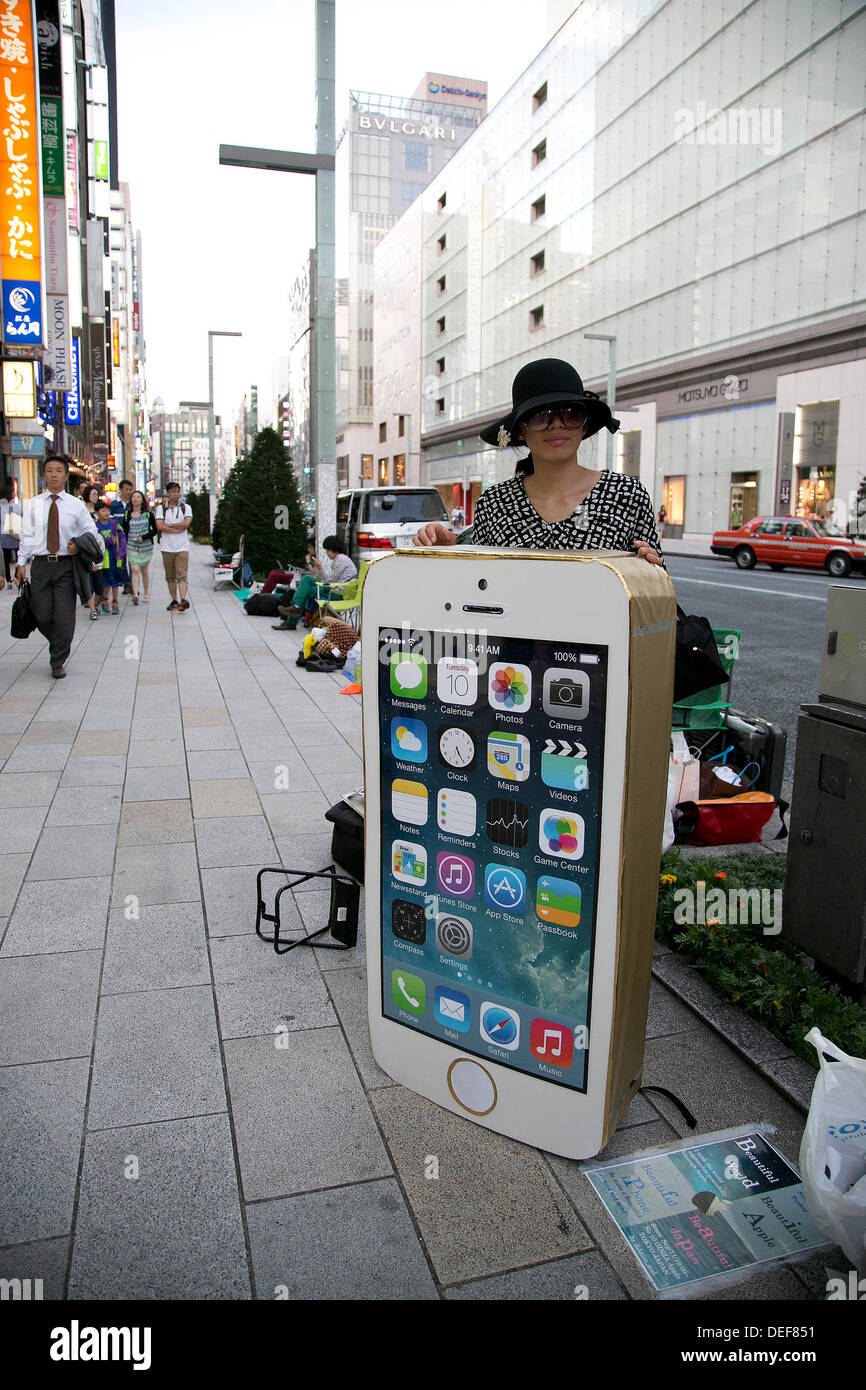 Iphone 17 japan hi-res stock photography and images - Alamy
