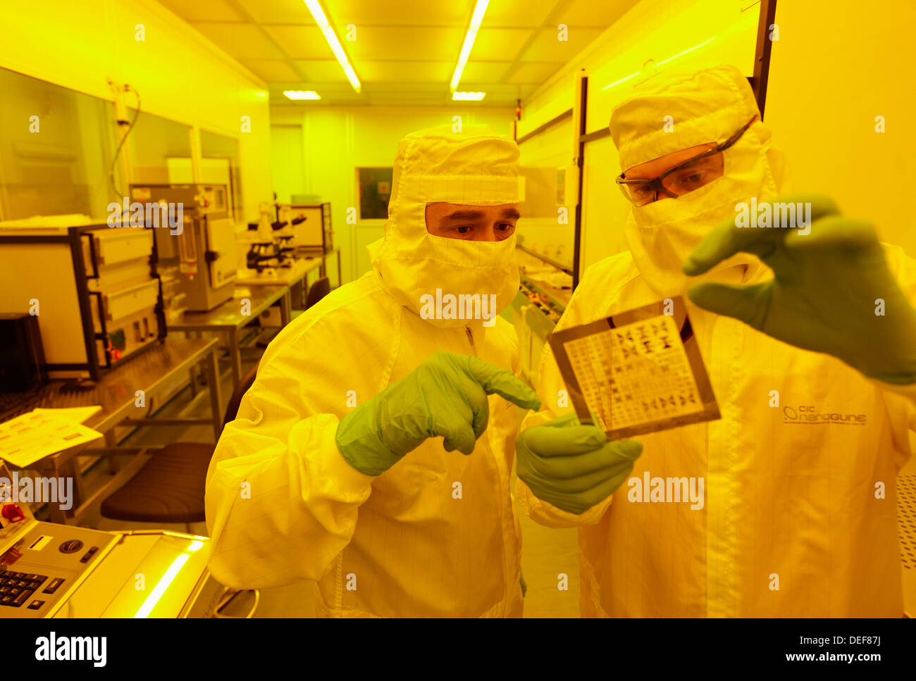 Photomasks Stock Photos & Photomasks Stock Images - Alamy