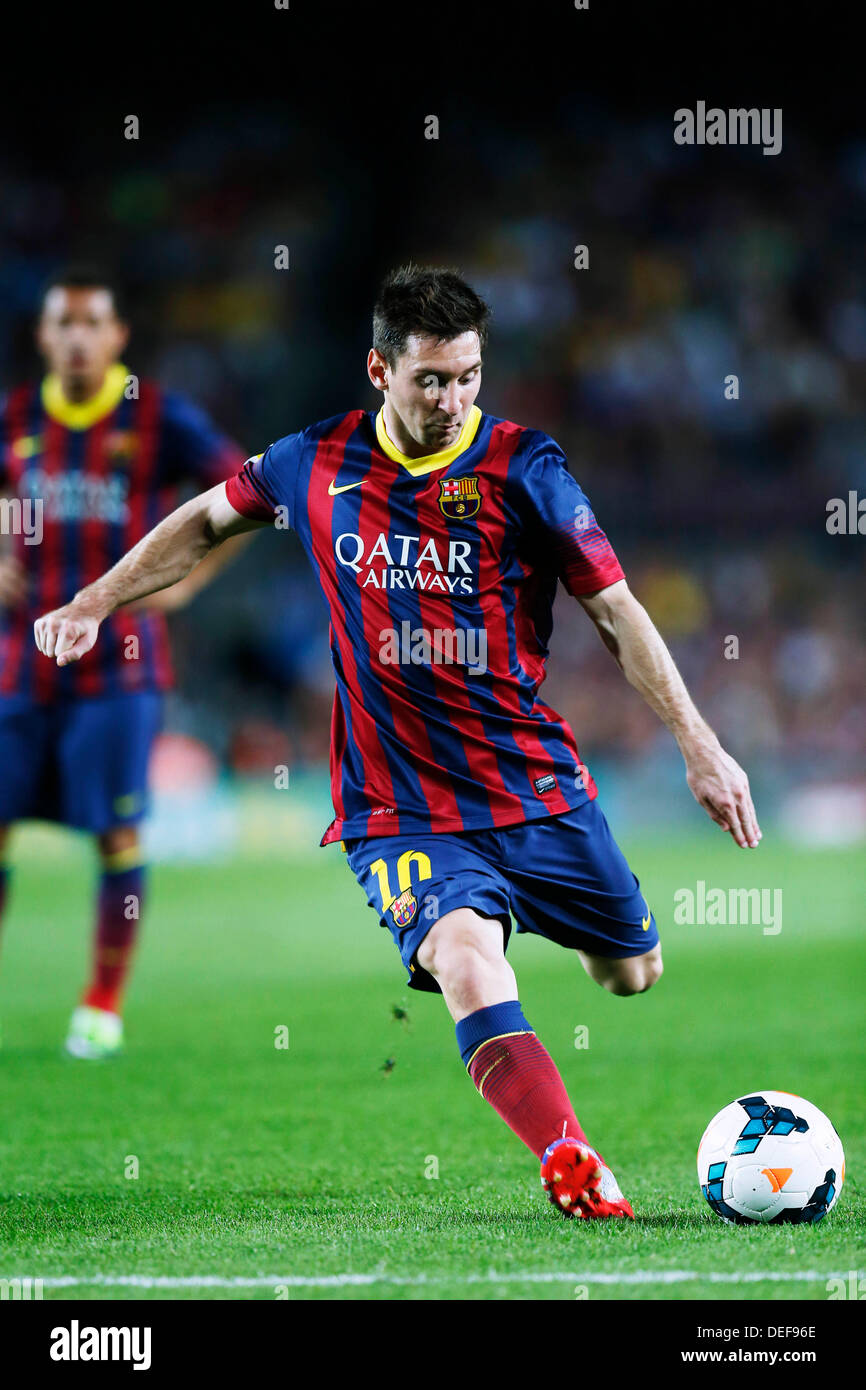 Lionel Messi Playing Soccer 2013