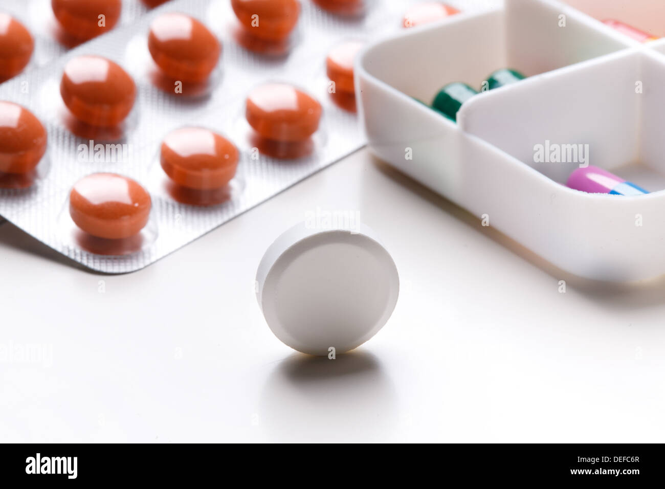 Open box of tablets hi-res stock photography and images - Alamy