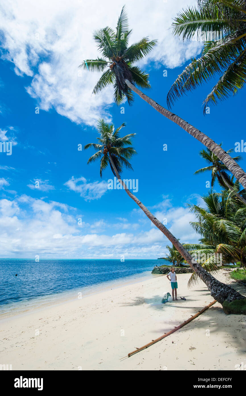 Beautiful white sand beach and palm trees on the island of Yap ...