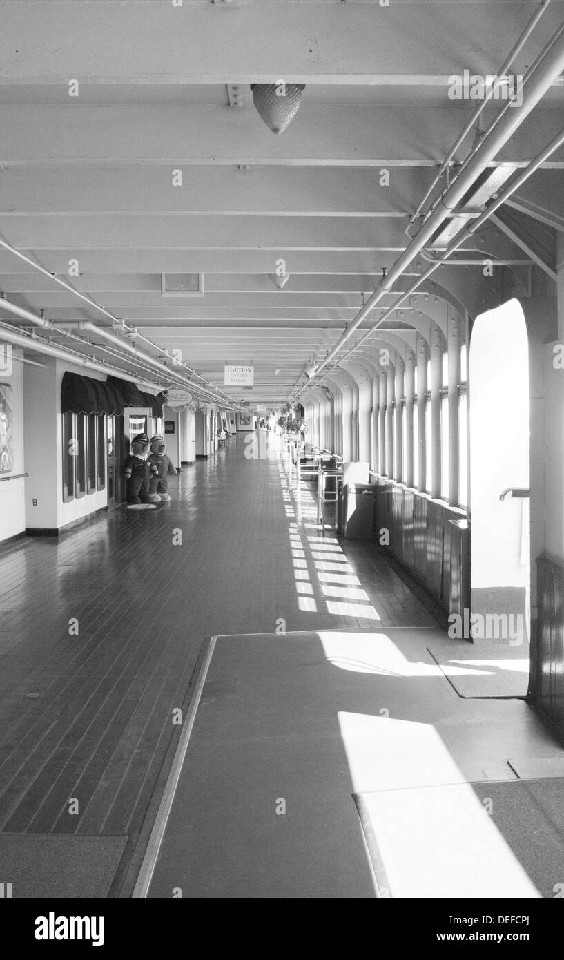 Deck aboard the RMS Queen Mary Stock Photo - Alamy