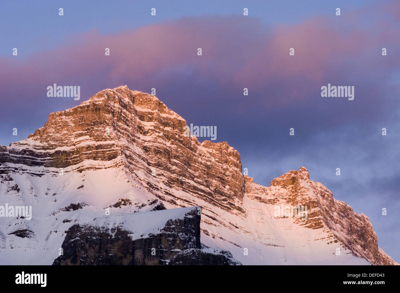 Rundle mountain ridge hi-res stock photography and images - Alamy