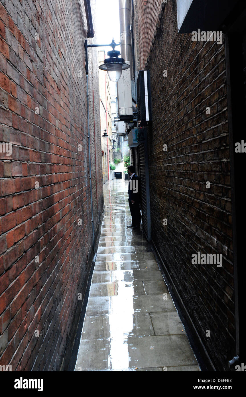Alleyway London Stock Photos & Alleyway London Stock Images - Alamy