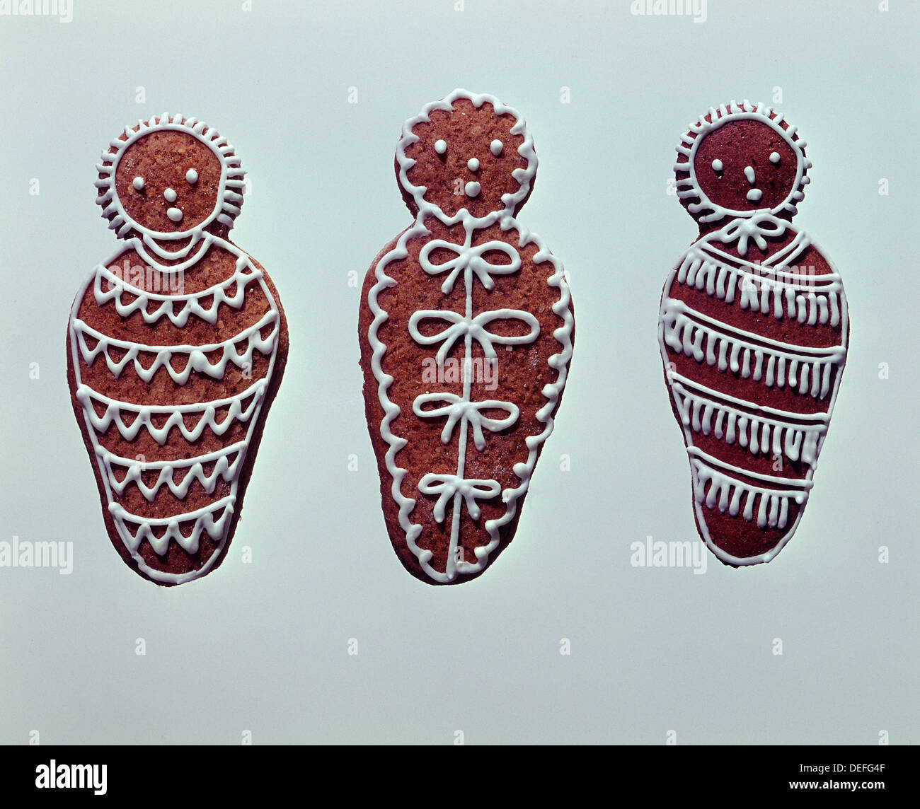 Row of gingerbread men hi-res stock photography and images - Alamy