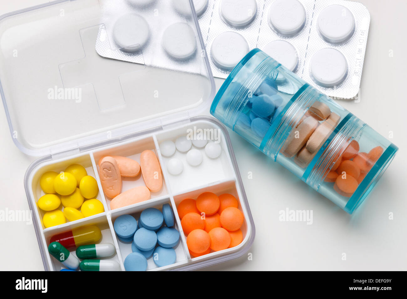 Pillbox shape hi-res stock photography and images - Alamy