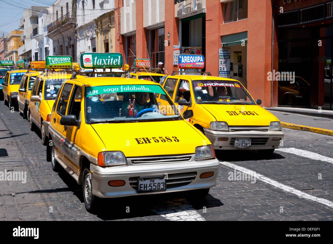 Peru streets hi-res stock photography and images - Alamy