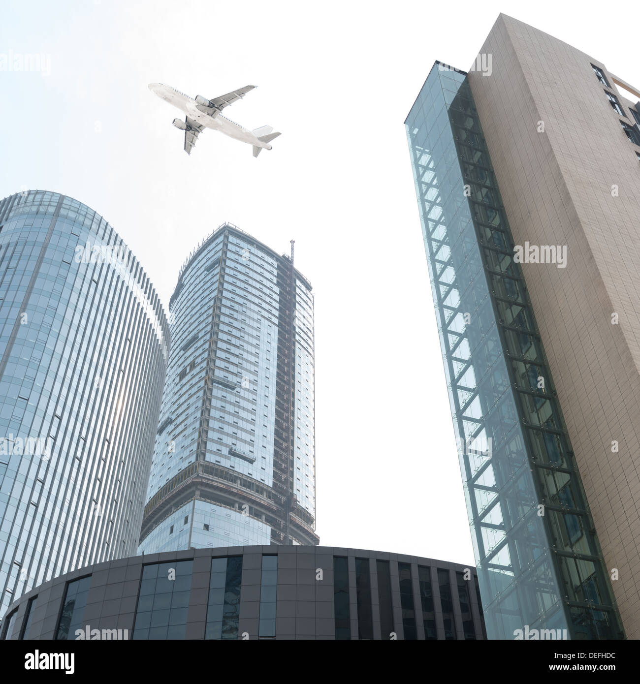 Airplane city scene background hi-res stock photography and images - Alamy