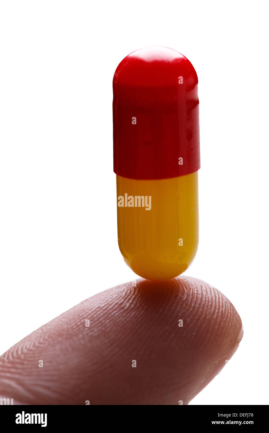 Single capsule pill angle hi-res stock photography and images - Alamy