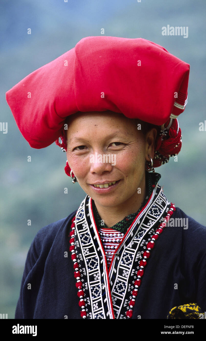 Red dao headgear hi-res stock photography and images - Alamy