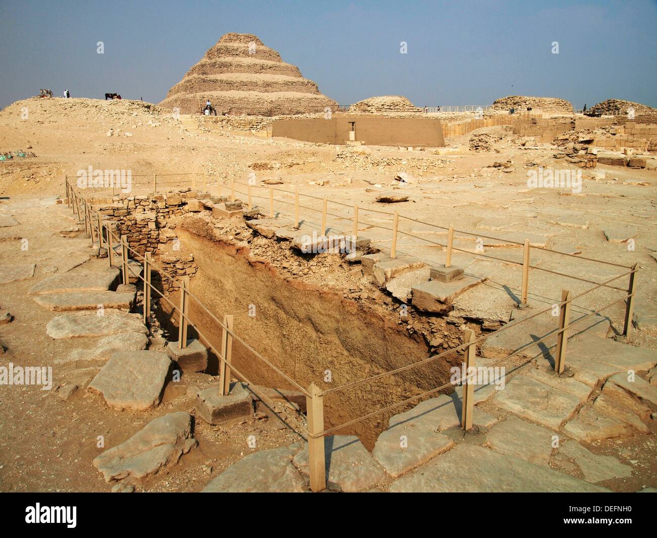 Piramide de zoser hi-res stock photography and images - Alamy