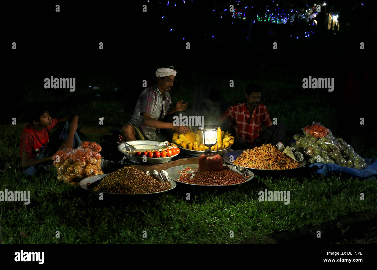 Indian street at night hi-res stock photography and images - Alamy