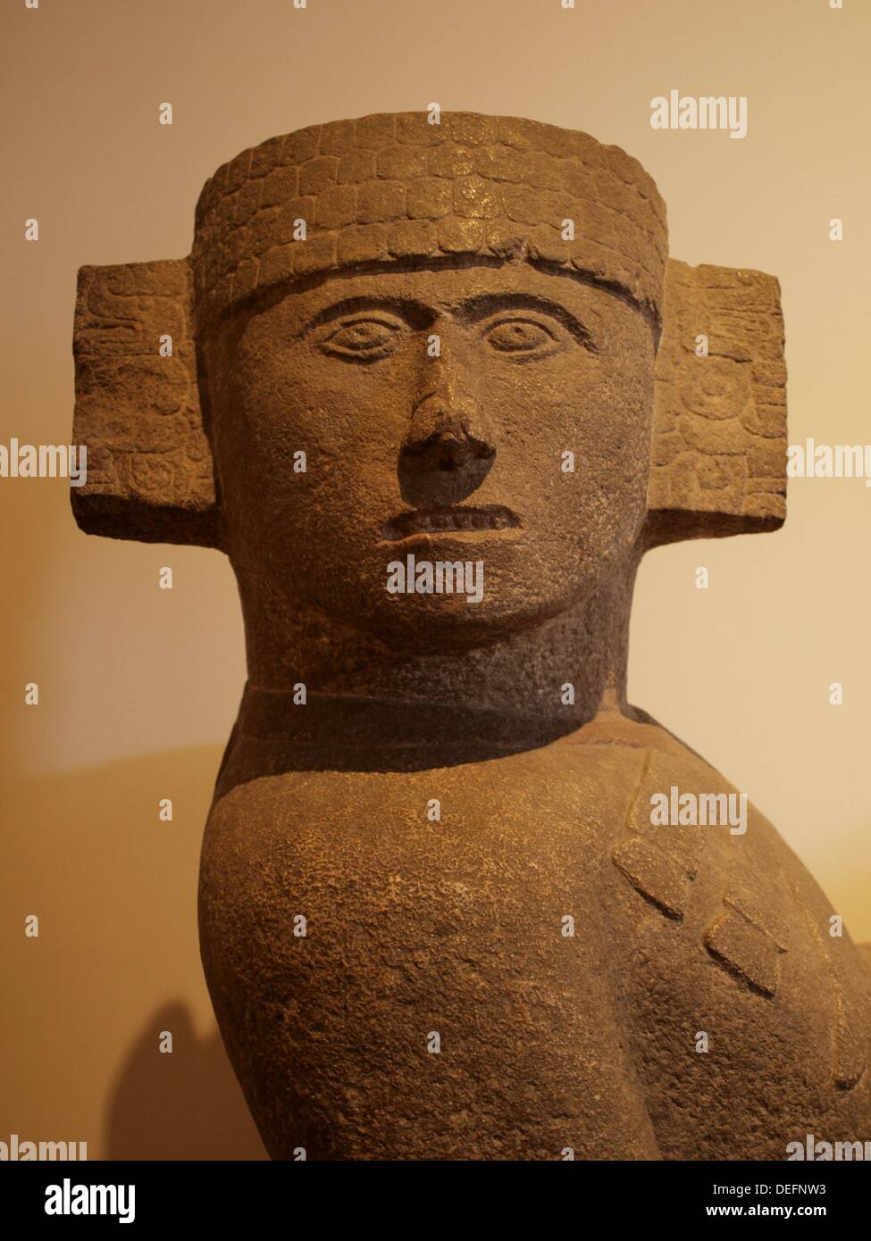 Chac mool statue hi-res stock photography and images - Alamy