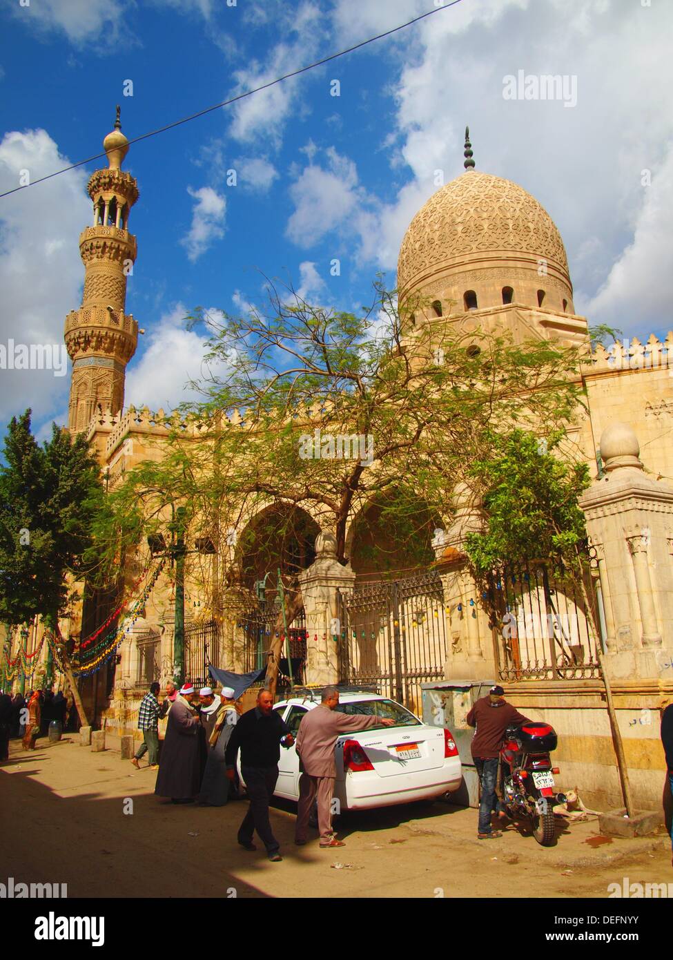 Mamluk architecture islamic quarter cairo hi-res stock photography and ...