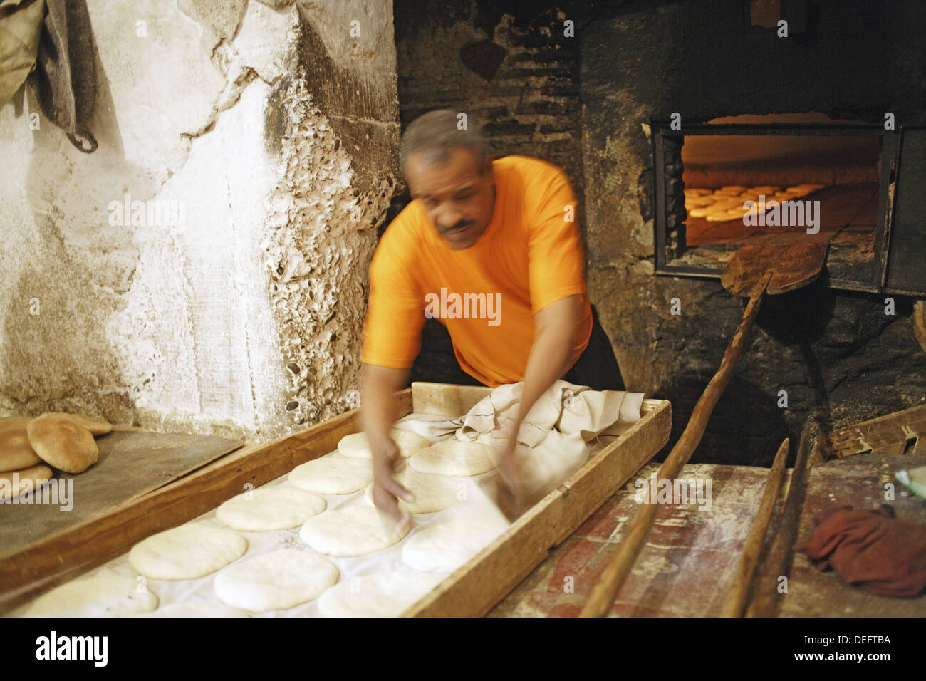 Old fashioned bread shop hi-res stock photography and images - Alamy