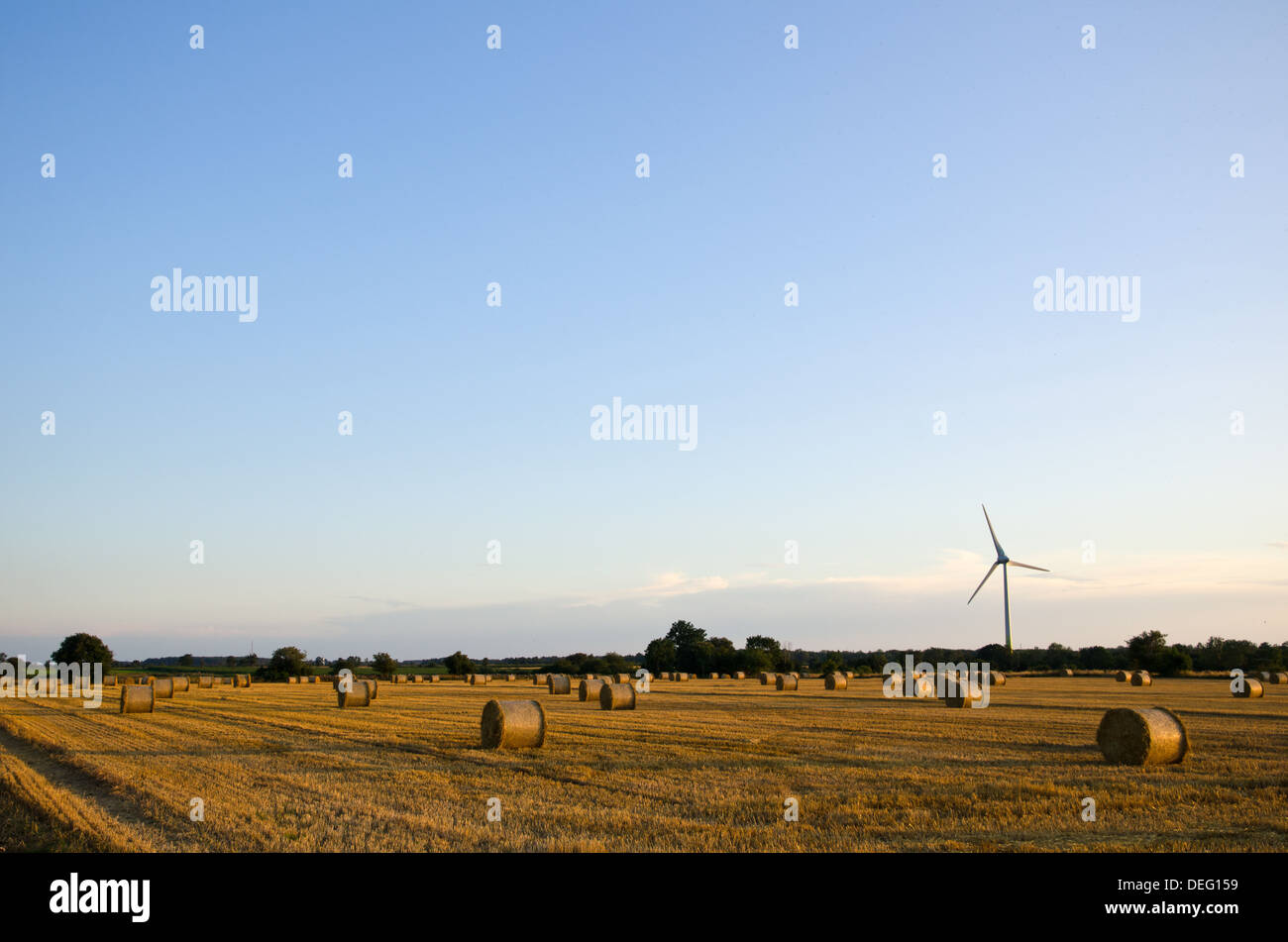 Straw bales wind turbine hi-res stock photography and images - Alamy