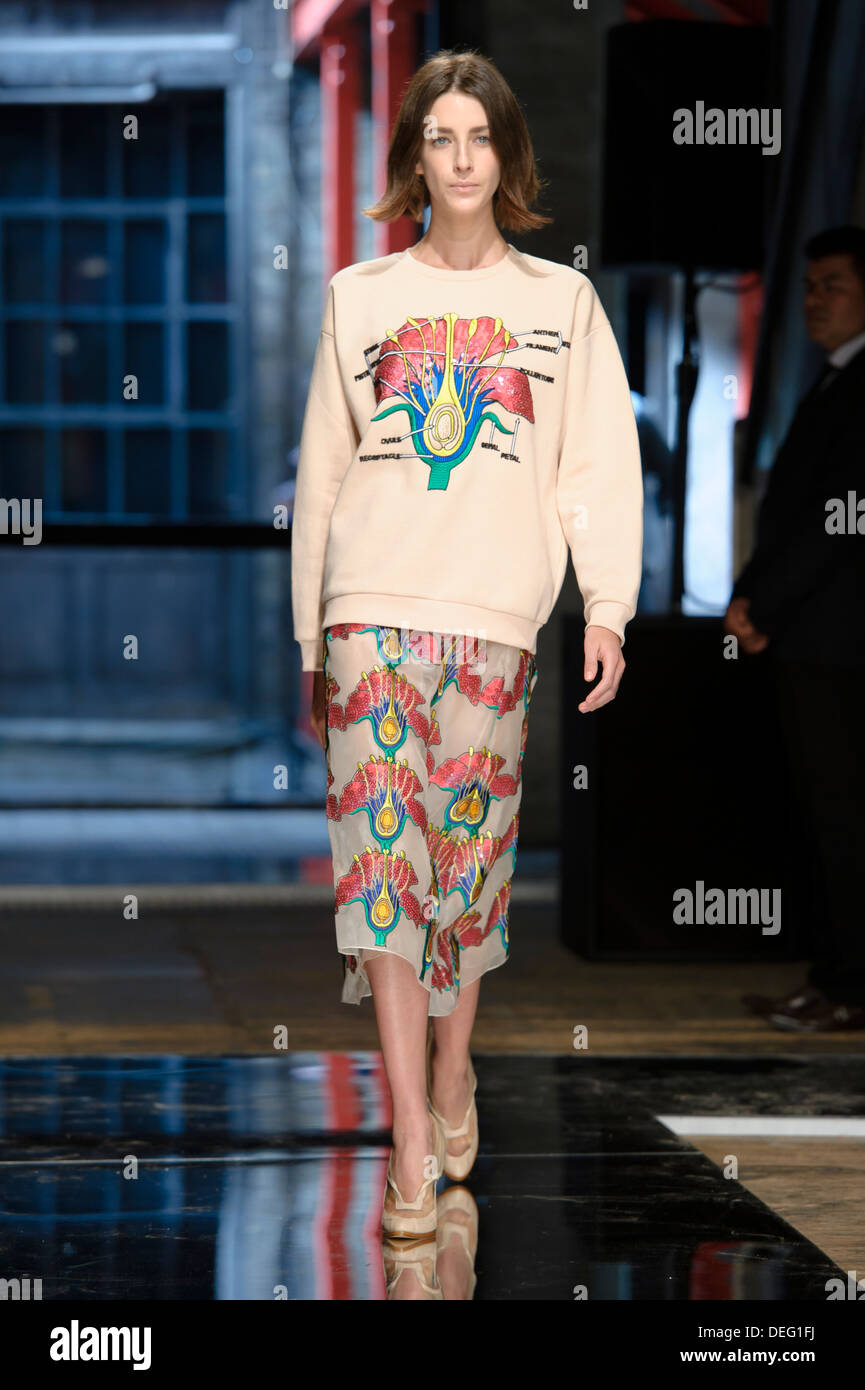 Christopher kane hi-res stock photography and images - Alamy