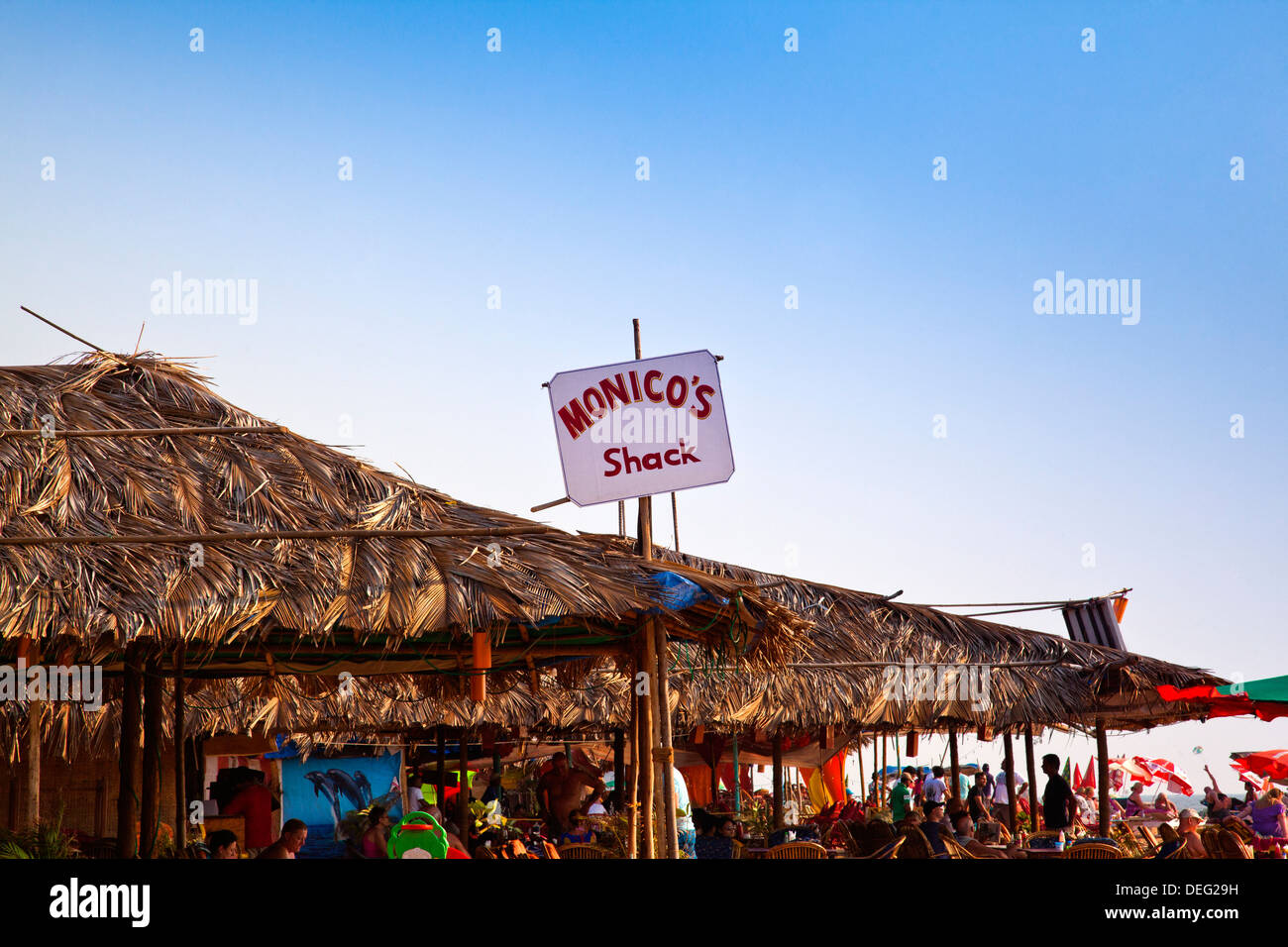 Beach shack sign hi-res stock photography and images - Alamy