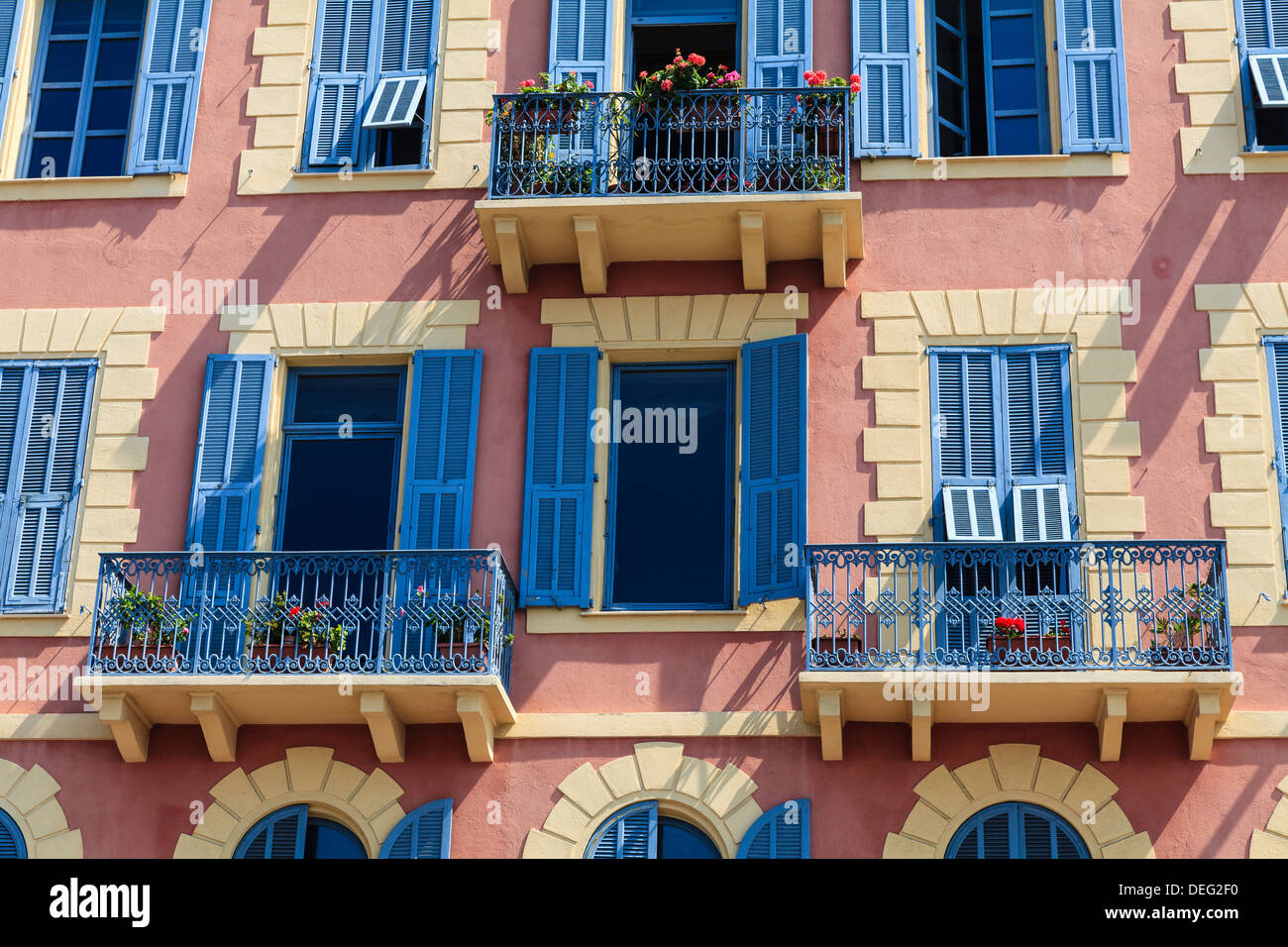 Old Town architecture, Nice, Alpes Maritimes, Provence, Cote d'Azur ...