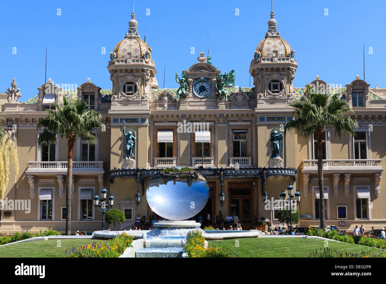 Sculpture monte carlo monaco hi-res stock photography and images - Alamy