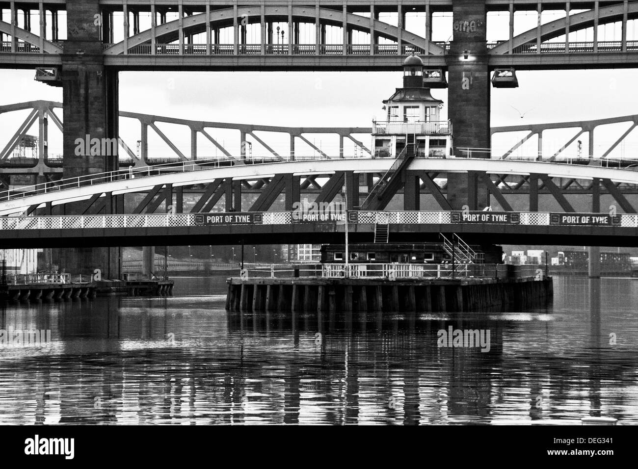Metro bridges Black and White Stock Photos & Images - Alamy