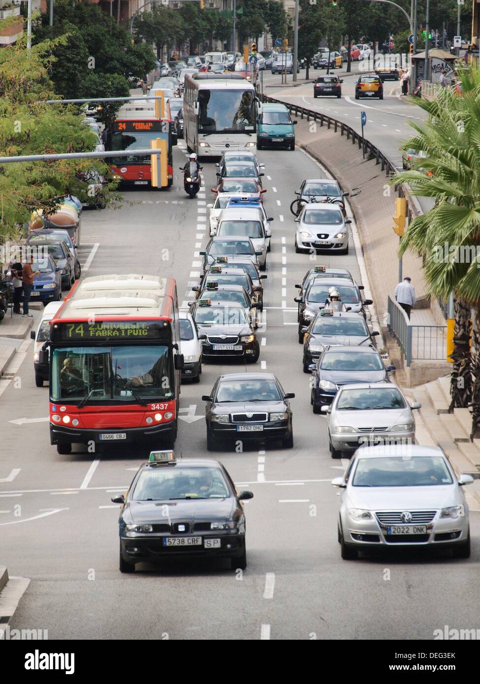 Traffic jam barcelona spain hi-res stock photography and images - Alamy
