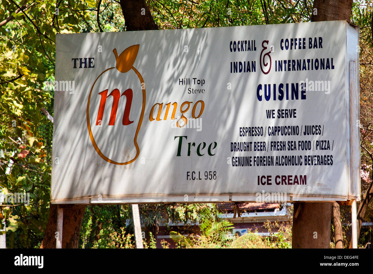 Mango tree bar and cafe hi-res stock photography and images - Alamy