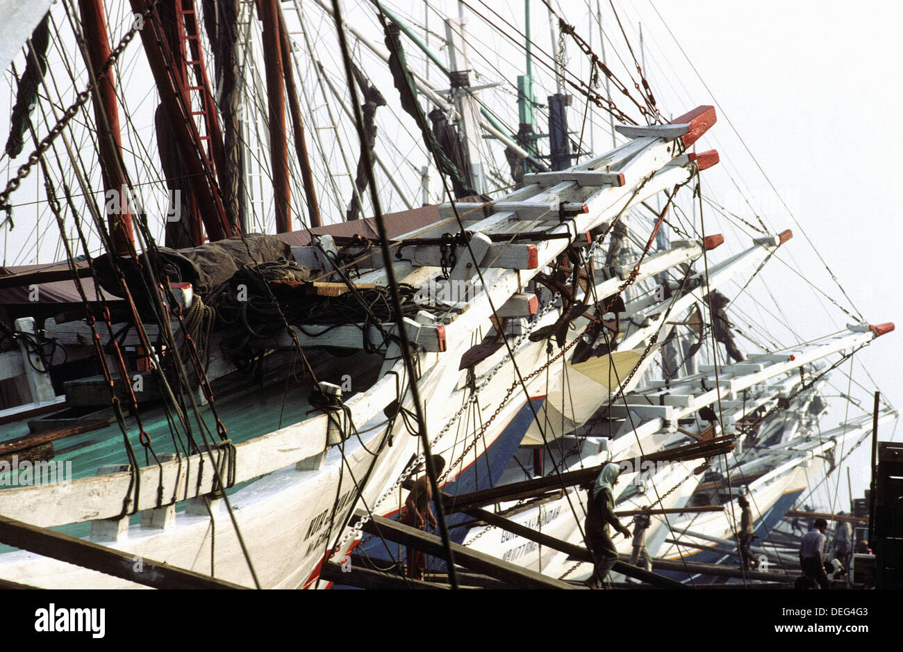 Bugis fishing boat hi-res stock photography and images - Alamy