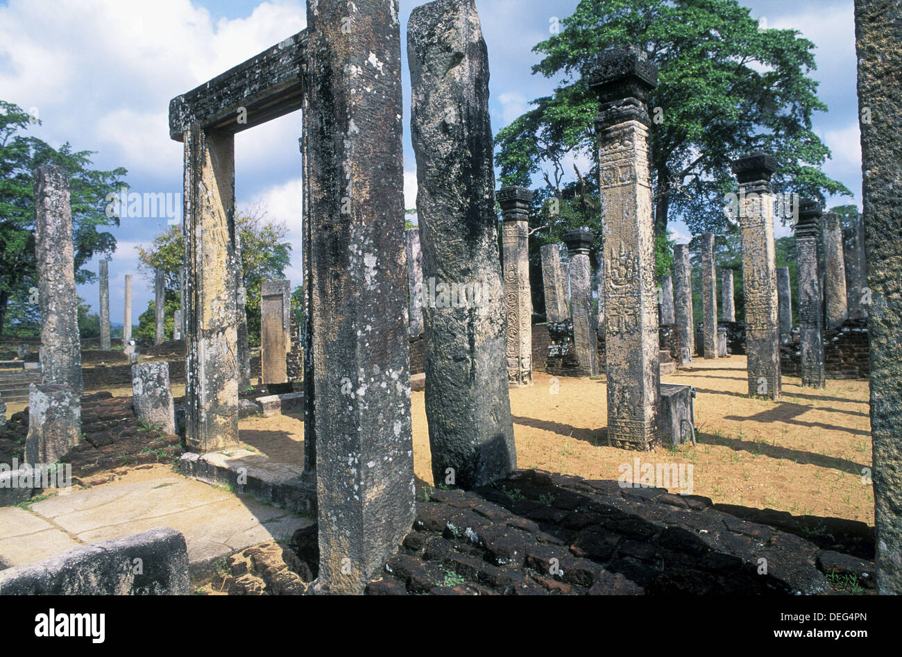Medieval shrine relics hi-res stock photography and images - Alamy