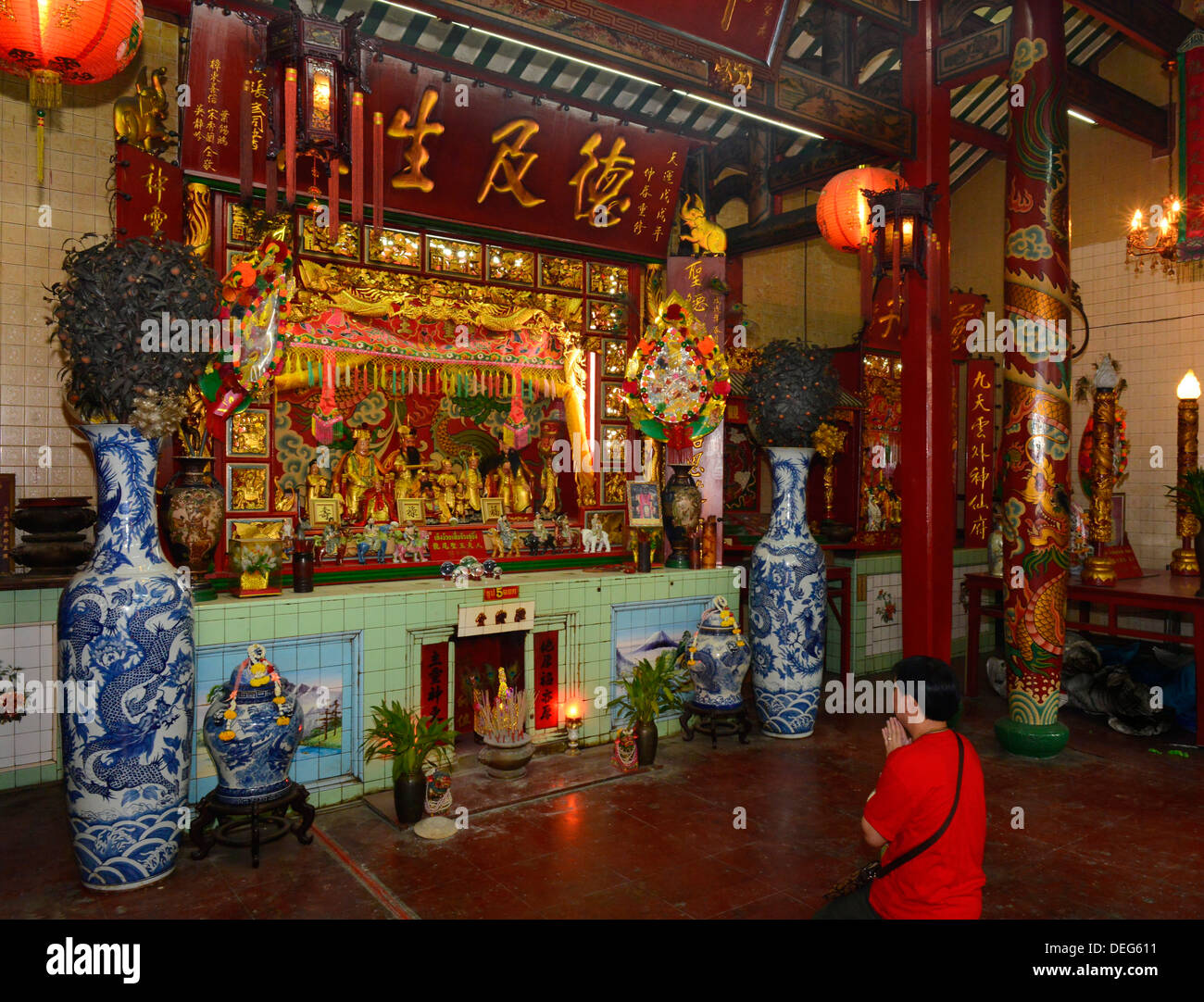 Chinese temple bangkok hi-res stock photography and images - Alamy