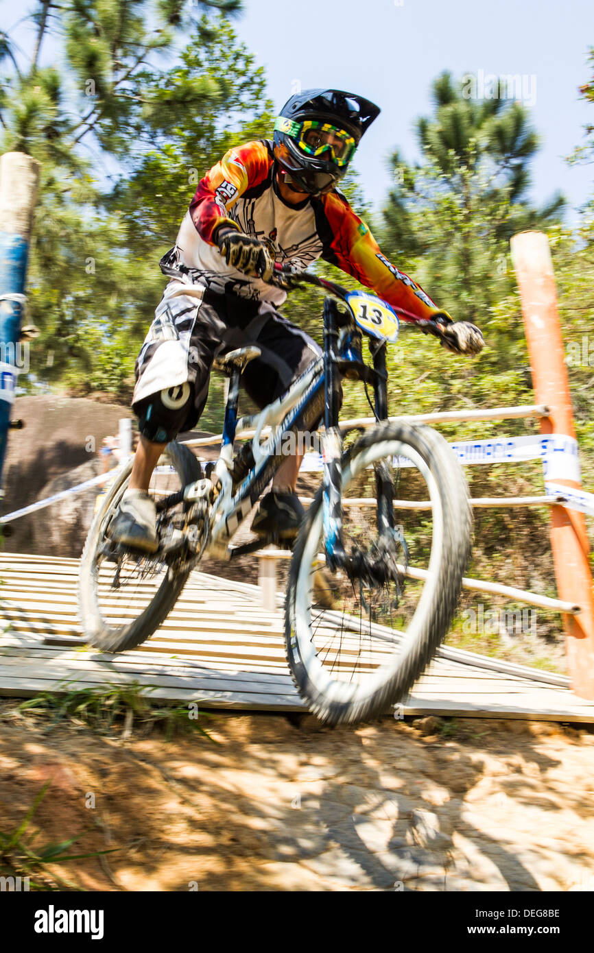 Downhill athlete in Open Shimano Internacional competition, at Parque ...