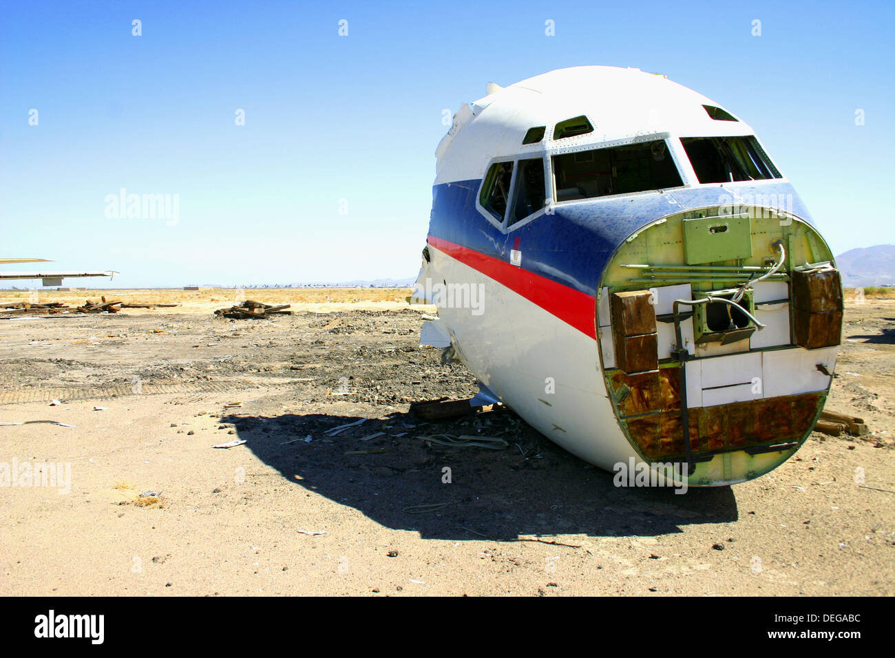 Airplane scrapyard hi-res stock photography and images - Alamy