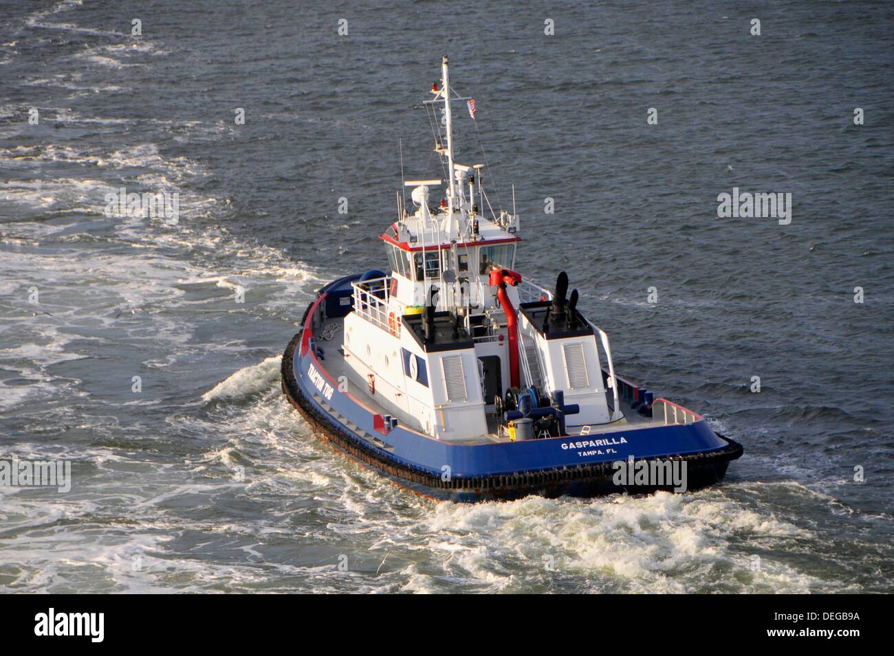 Tugboat in Tampa Bay Florida waterway harbor channel Stock Photo - Alamy