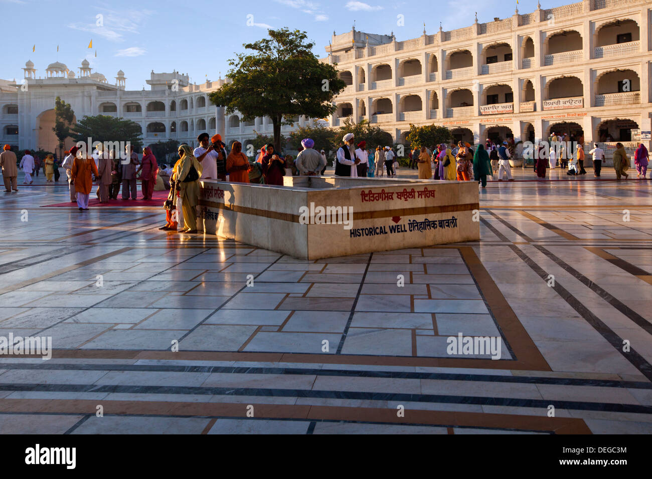 Pilgrims at a gurudwara, Hazur Sahib, Nanded, Maharashtra, India Stock ...