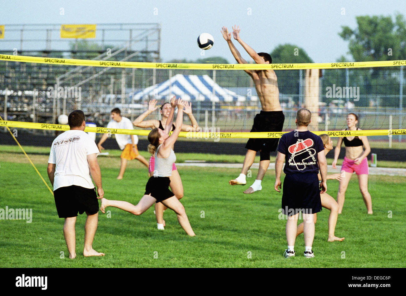 Playing voleyball hi-res stock photography and images - Alamy