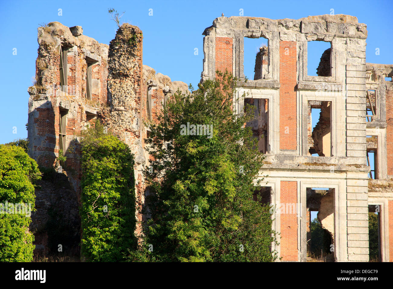 Chateau de La Ferte-Vidame Stock Photo - Alamy