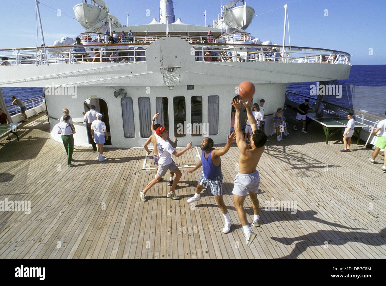 Cruise ship activities young people hi-res stock photography and images ...