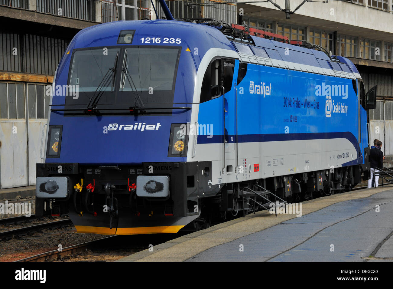 Czech Railways (CD) presented the first electric locomotive Taurus from ...