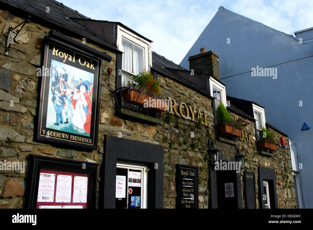 The Royal Oak, Market Square, Fishguard, Dyfed, Wales, UK Stock Photo ...