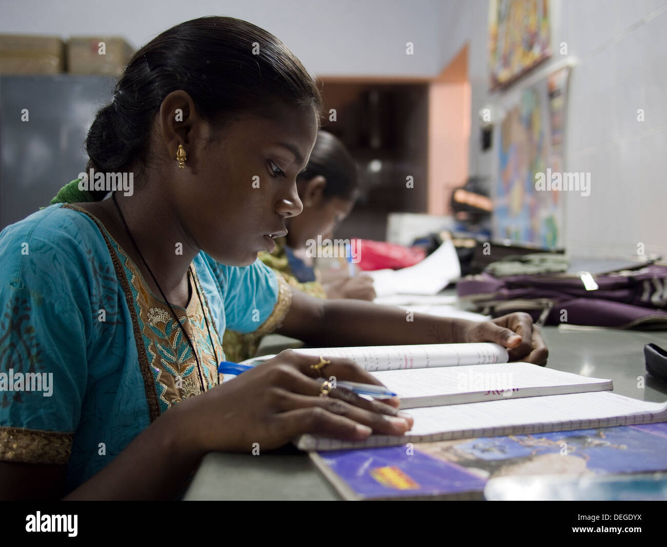 Class students india hi-res stock photography and images - Alamy