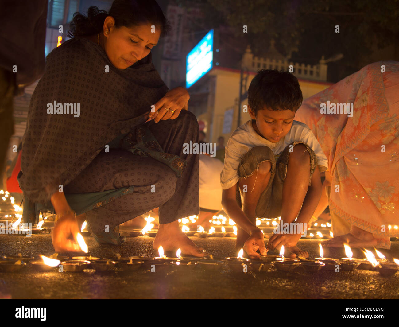 Indians south asia hi-res stock photography and images - Alamy