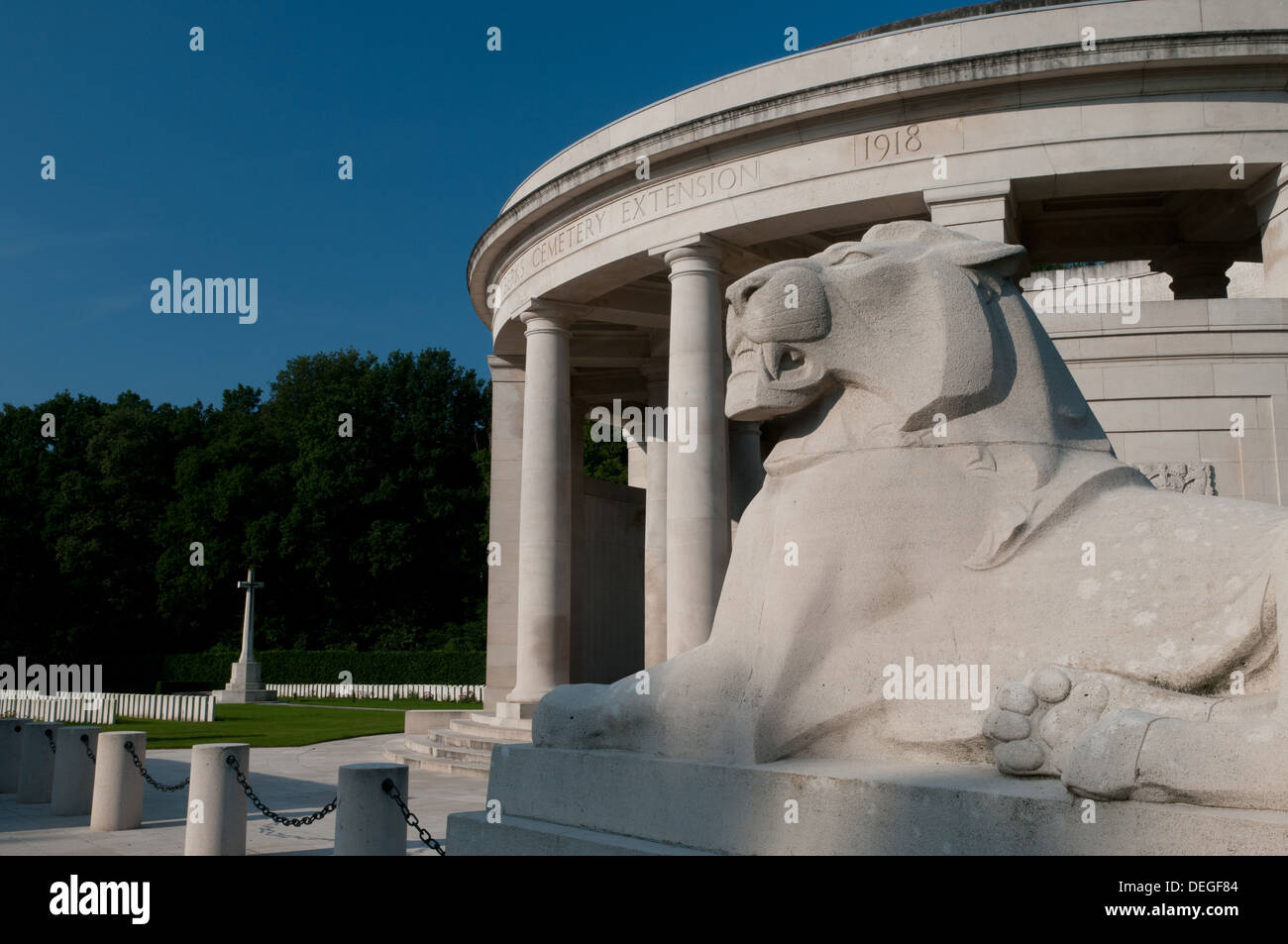 Statue of lion at Ploegsteert Memorial to the Missing, Ypres Salient ...