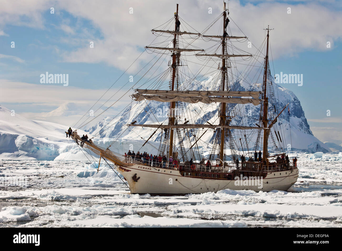 Square Rigged High Resolution Stock Photography and Images - Alamy