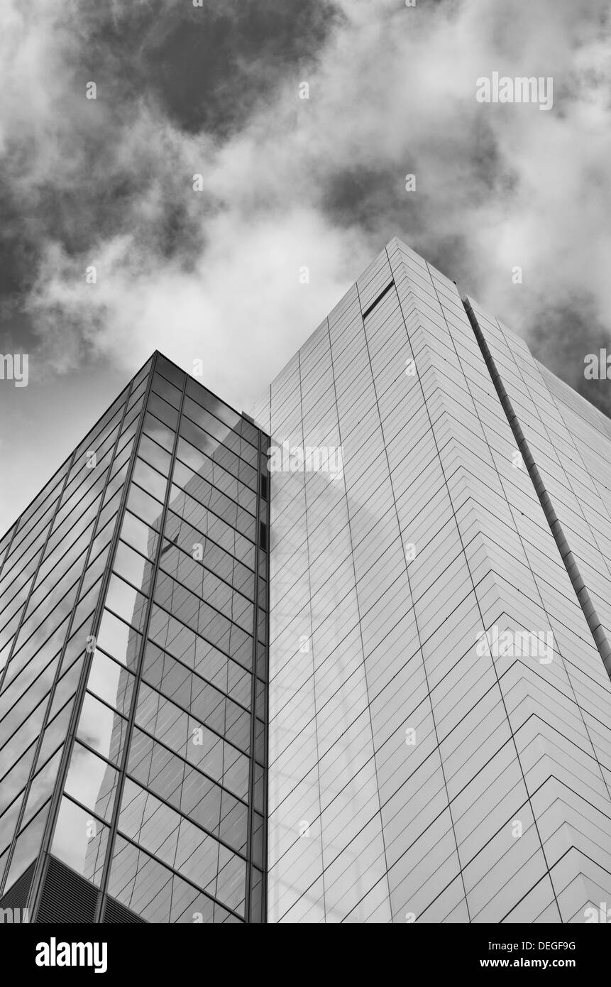 Grey high rise building hi-res stock photography and images - Alamy