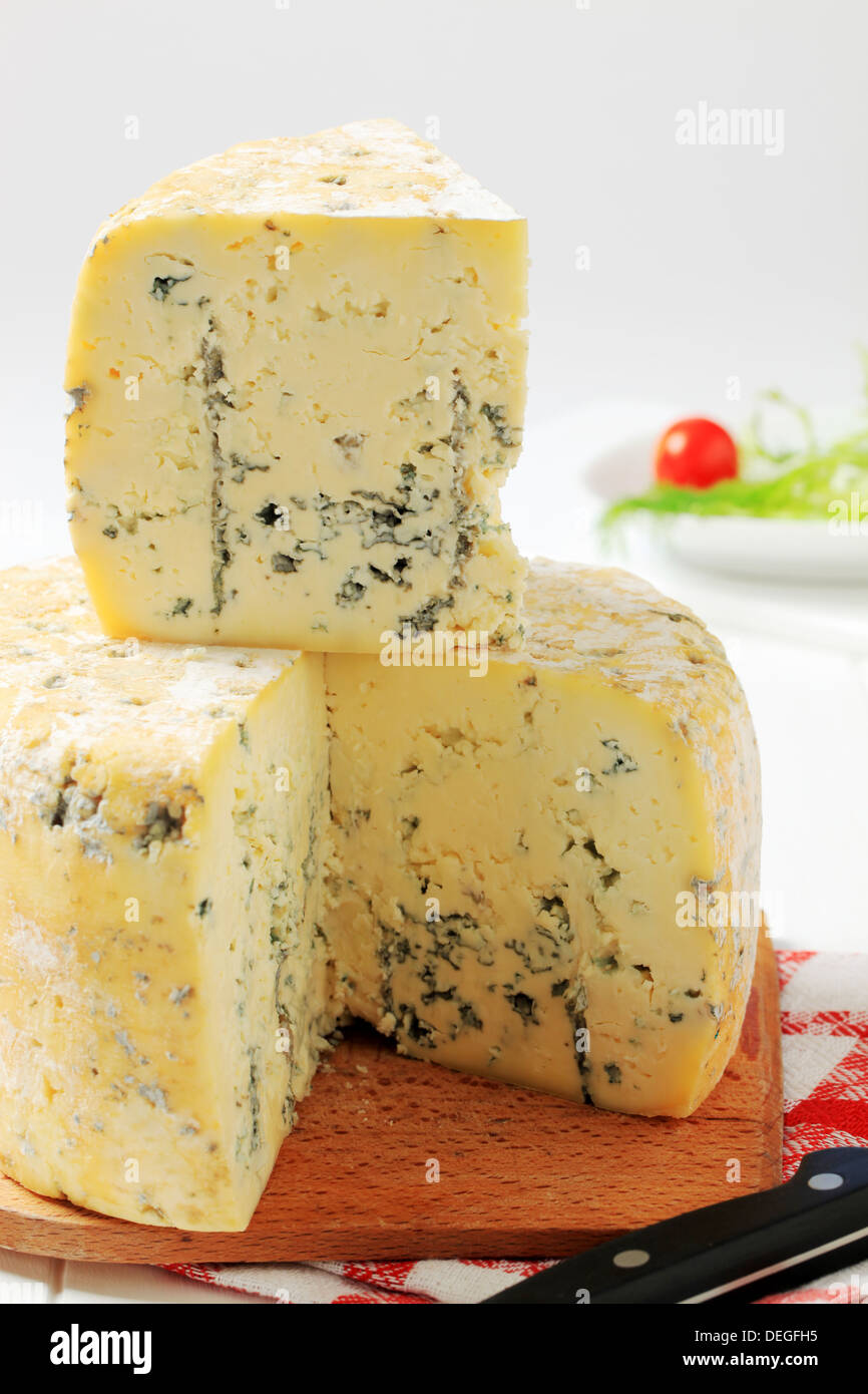 Wheel of cheese hi-res stock photography and images - Alamy